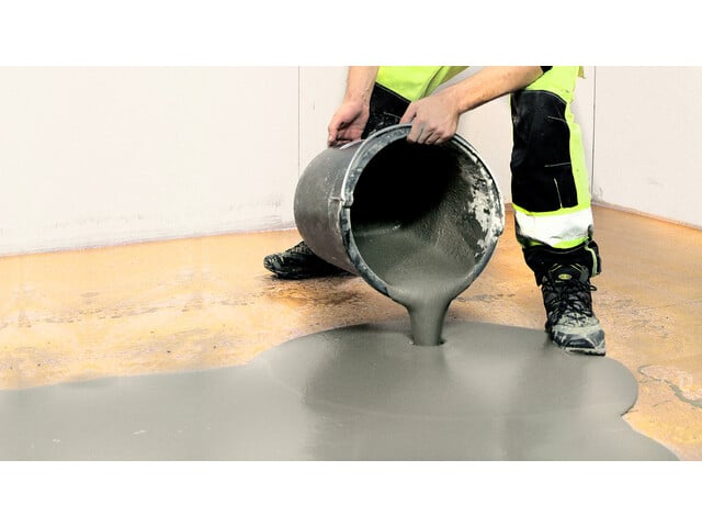 Få ett jämnt och hållbart betonggolv med Webers flytspackel | Weber Sverige